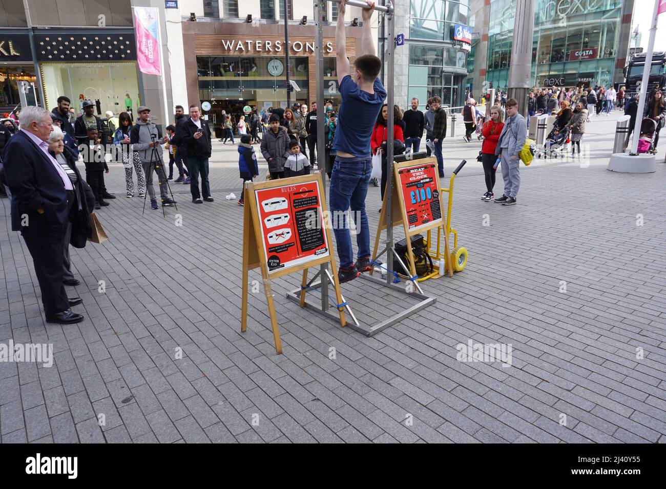 Entertainment at Rotunda Square, Bullring Shopping Centre, Birmingham ...