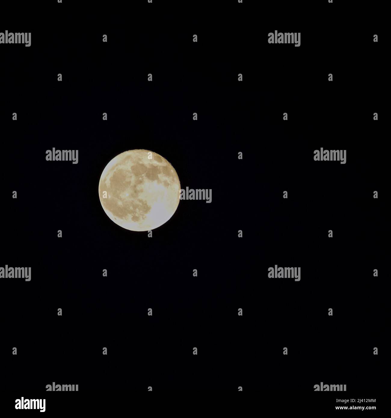Moon Timelapse, Stock time lapse : Full moon rise in dark nature sky ...