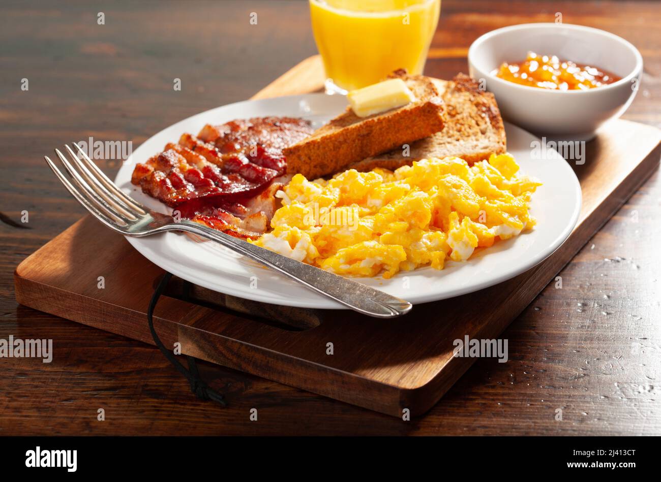 Breakfast scrambled egg bacon toast hi-res stock photography and images - Alamy