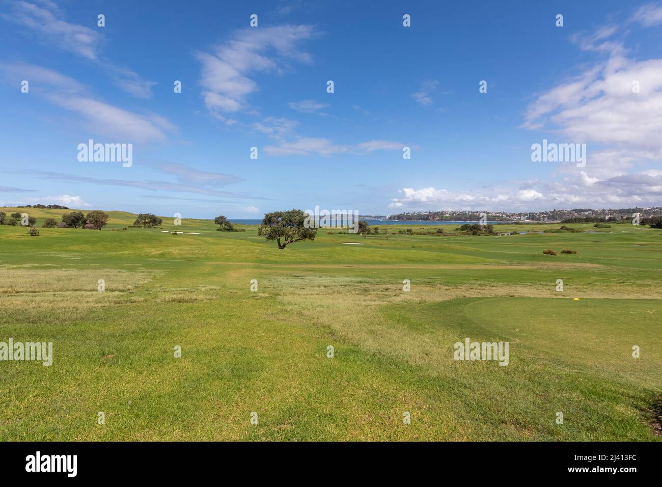 Australian golf course, Long Reef golf course in Sydney is located next ...