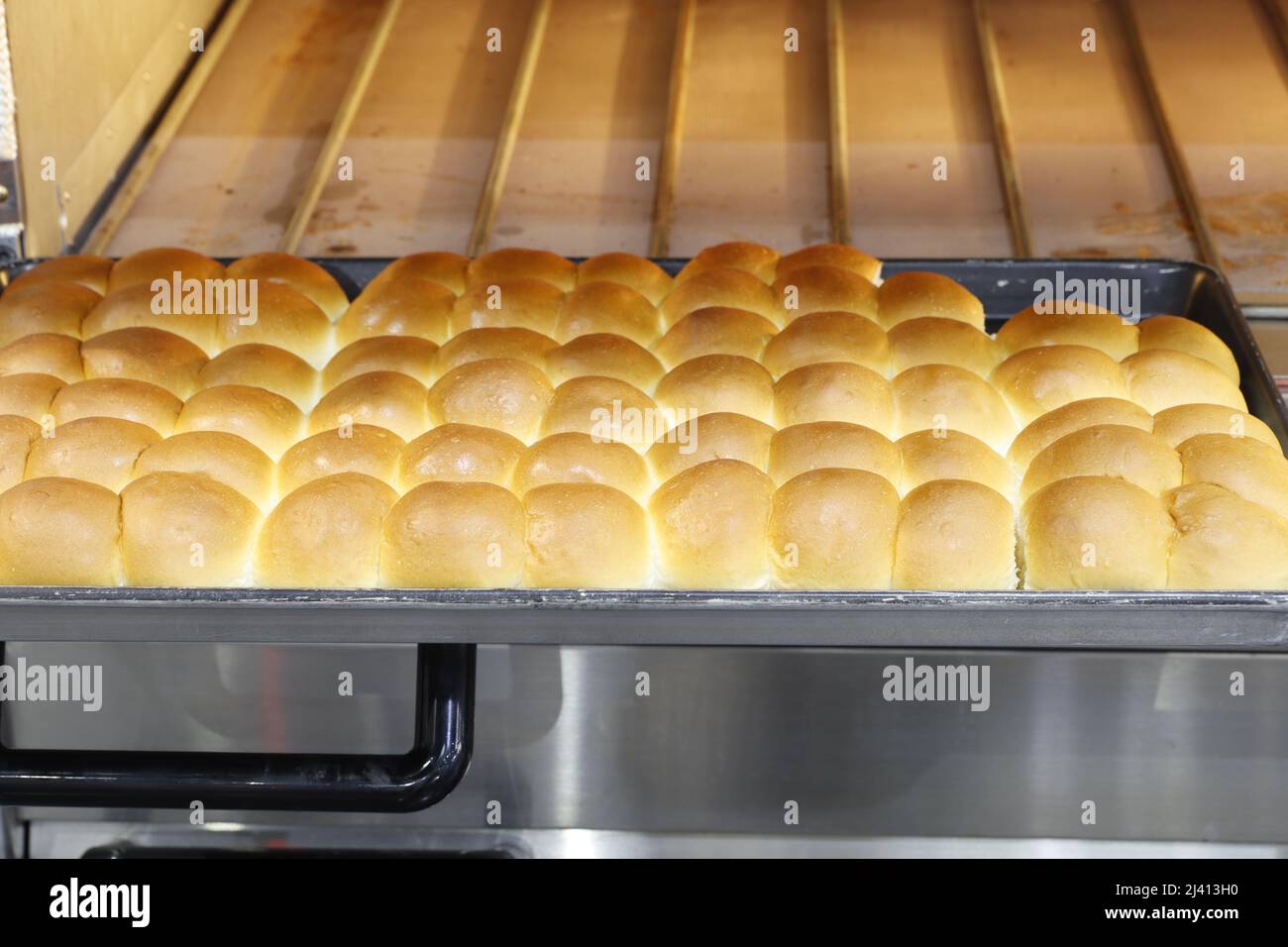 Industrial baking equipment hi-res stock photography and images - Alamy