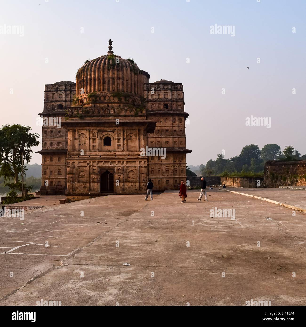 Morning View of Royal Cenotaphs (Chhatris) of Orchha, Madhya Pradesh ...