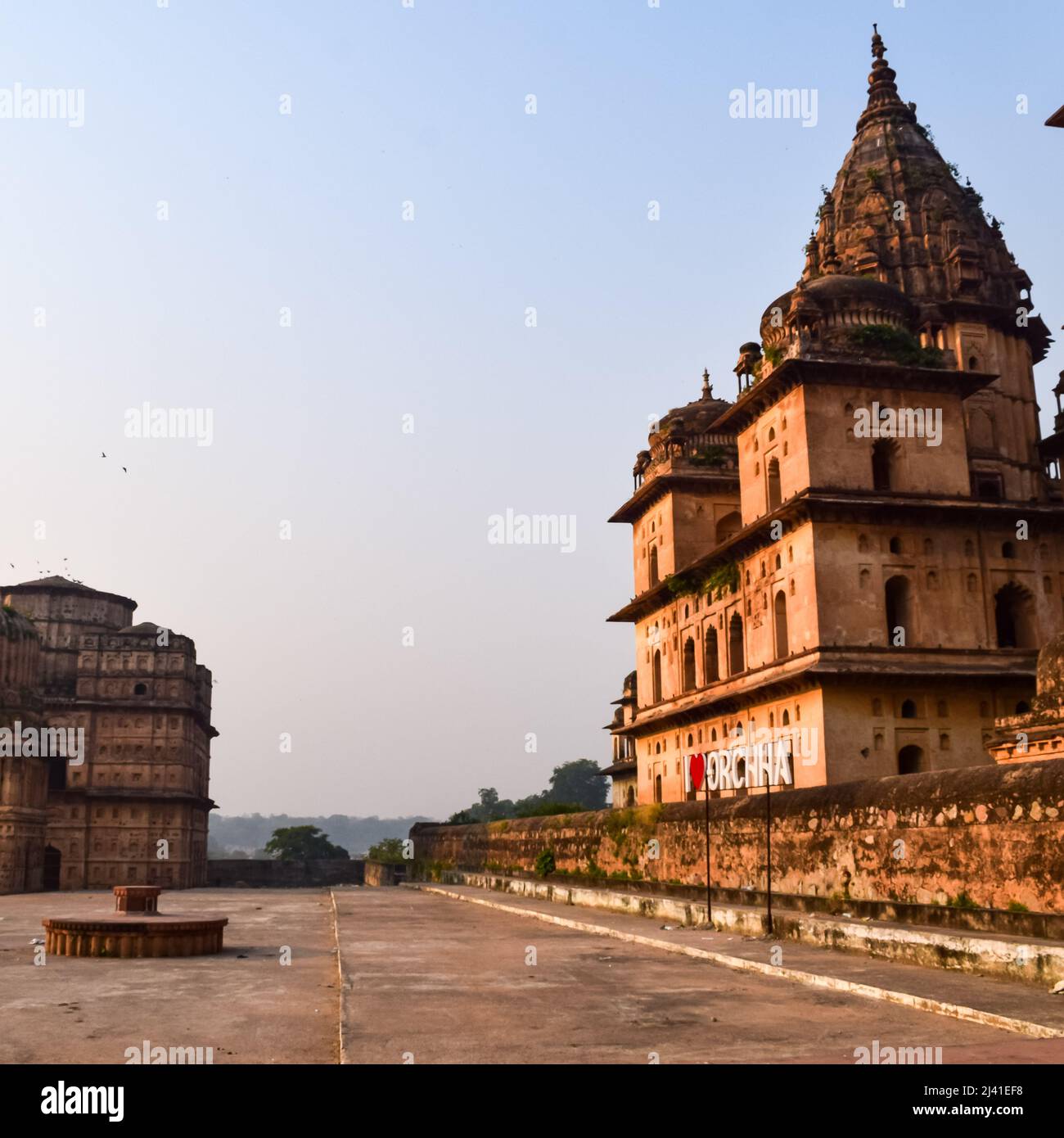 Morning View of Royal Cenotaphs (Chhatris) of Orchha, Madhya Pradesh ...