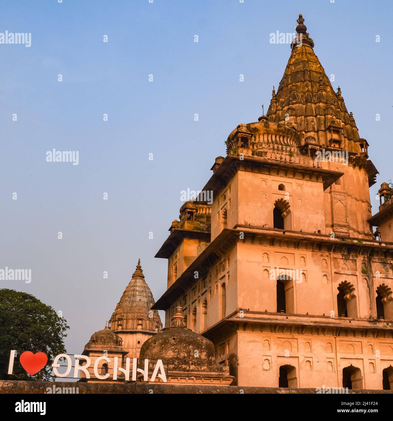 Morning View of Royal Cenotaphs (Chhatris) of Orchha, Madhya Pradesh ...