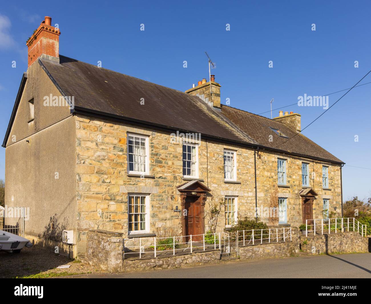 Traditional welsh cottage hi-res stock photography and images - Alamy