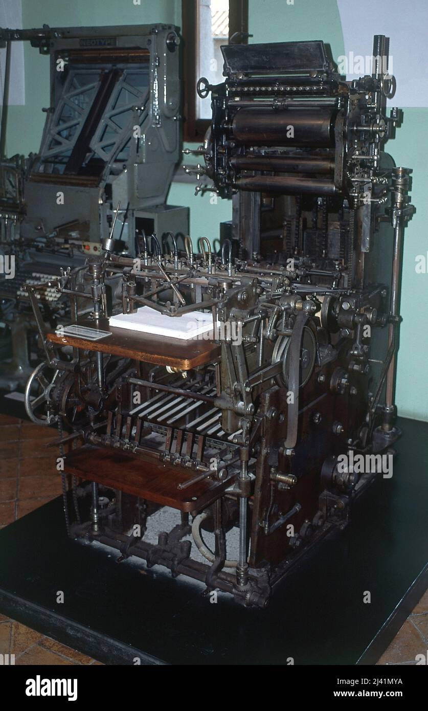 LINOTIPIA - SIGLO XIX. Location: MUSEO DE HISTORIA DE LA CIUDAD. GERONA ...