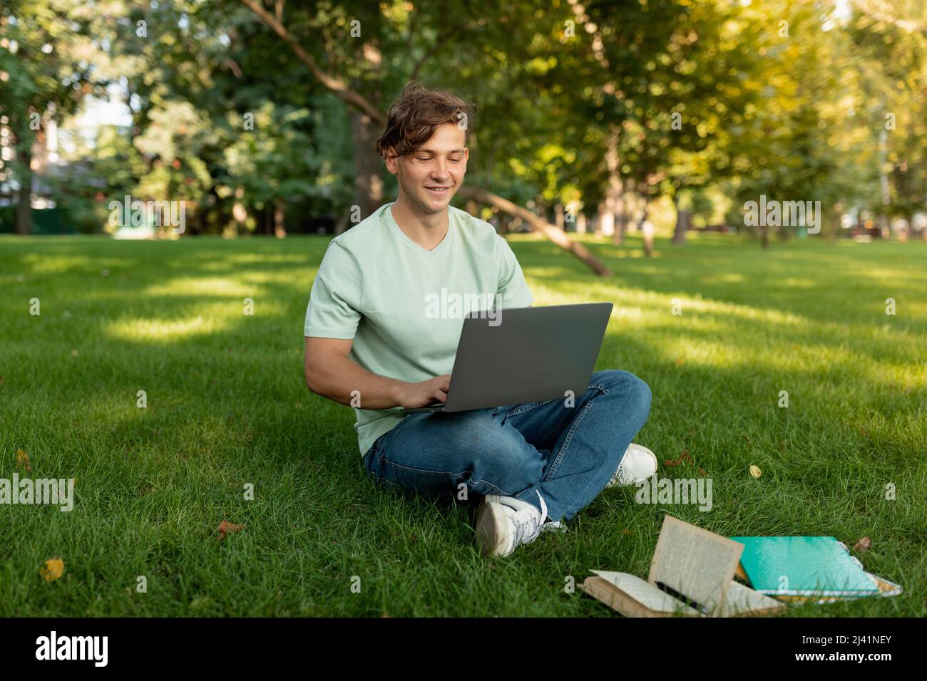 Campus study hi-res stock photography and images - Alamy