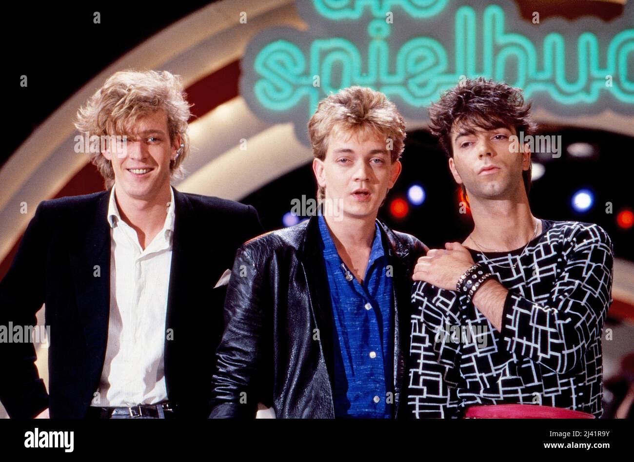 Manni Hollaender, deutscher Rocksänger, mit seiner Band singen ihren ...