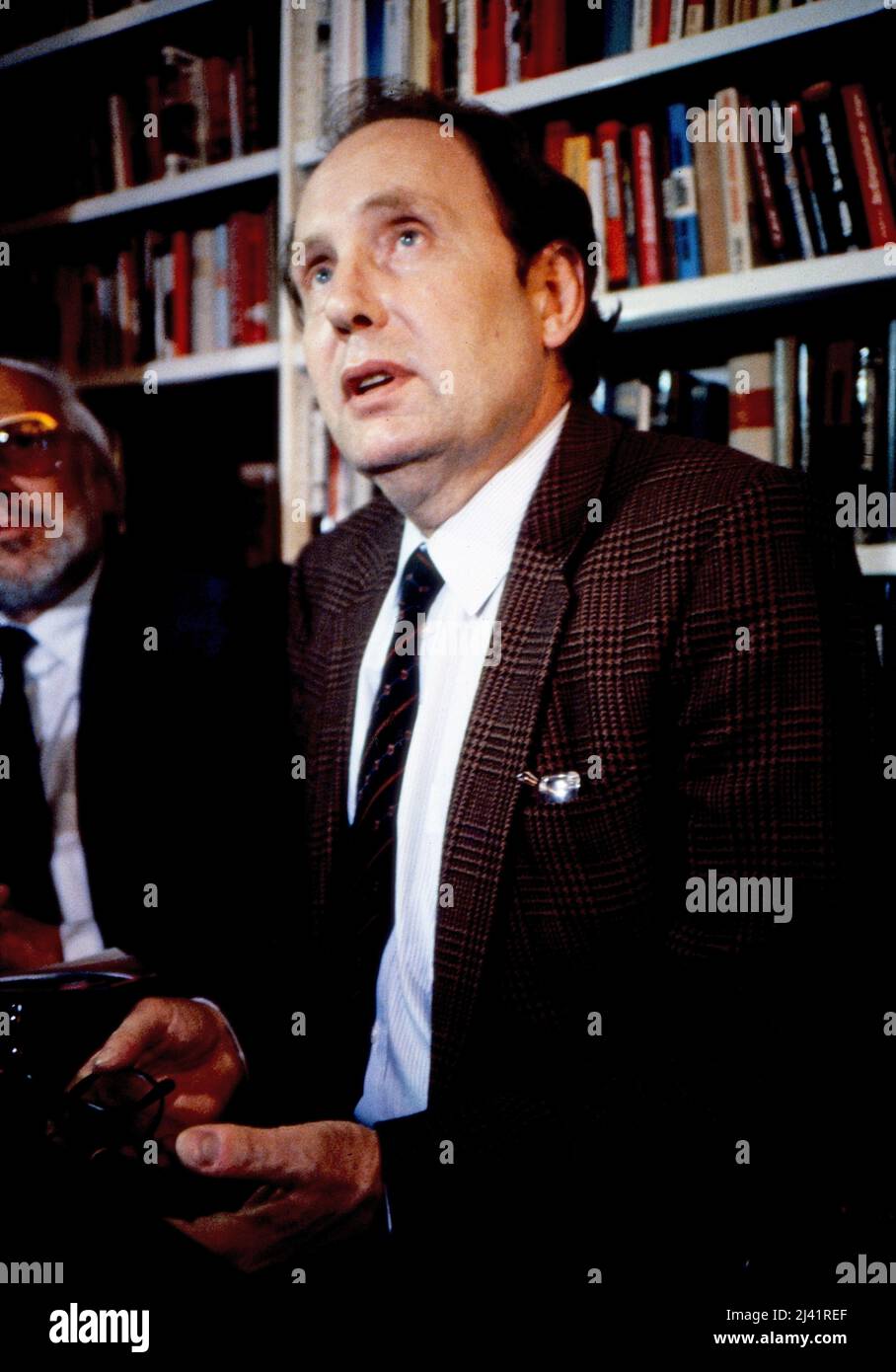 Stern reporter hi-res stock photography and images - Alamy