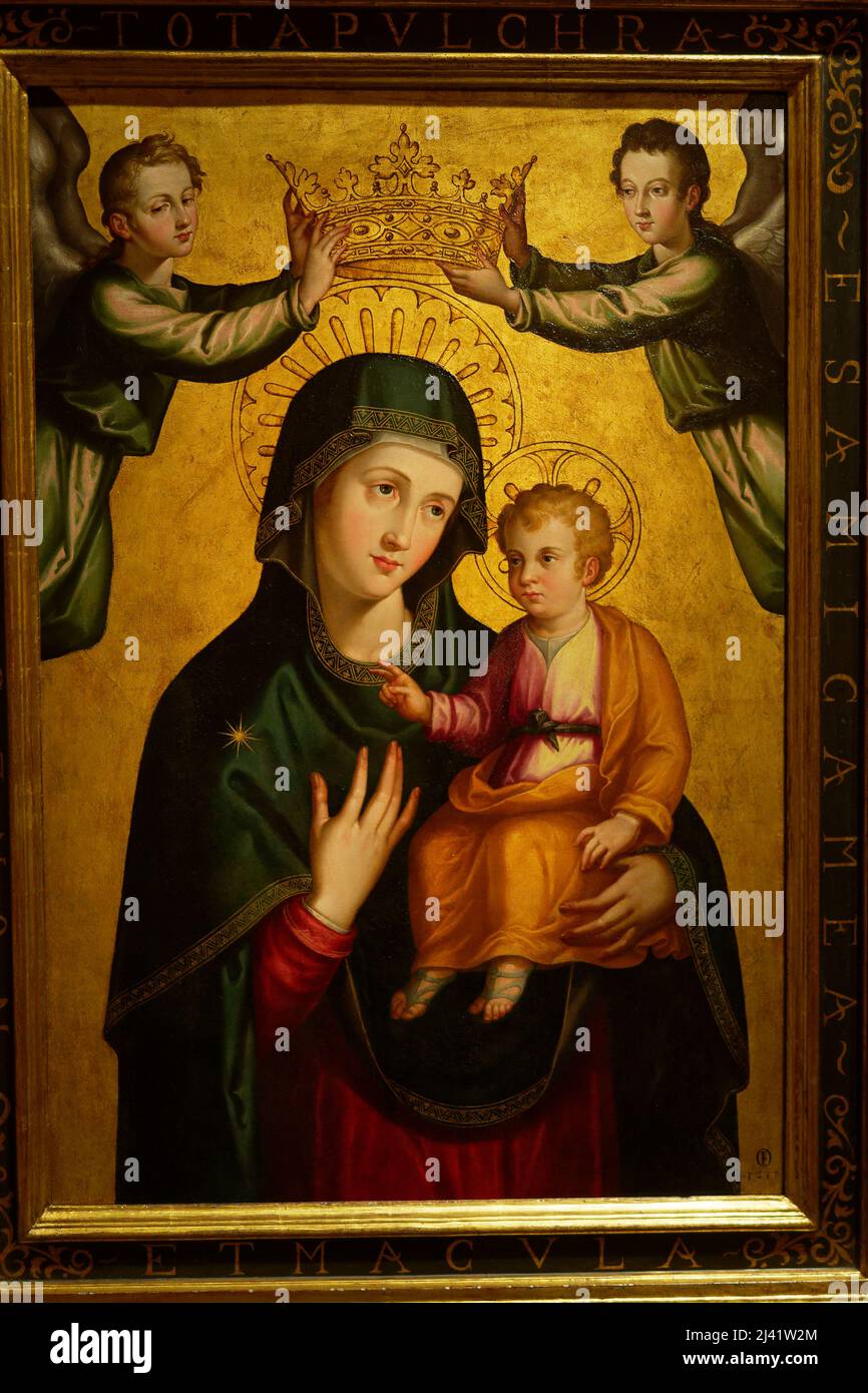 Icône de la sainte marie hi-res stock photography and images - Alamy