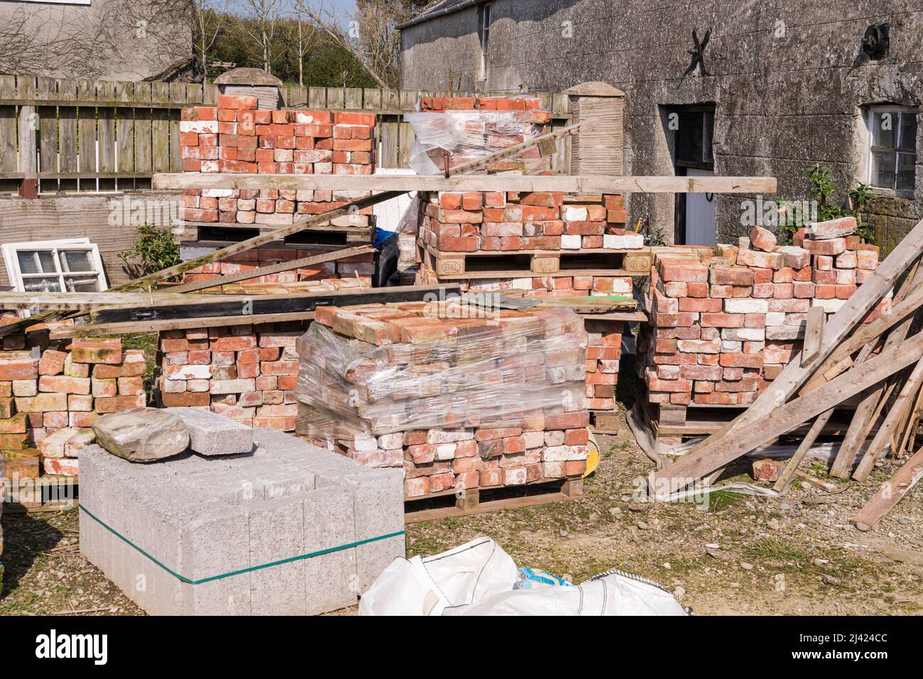 Recycled brick hi-res stock photography and images - Alamy