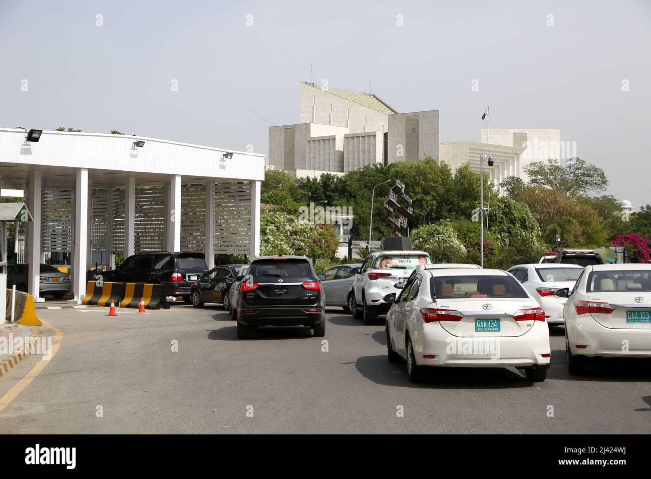 National assembly session islamabad hi-res stock photography and images ...