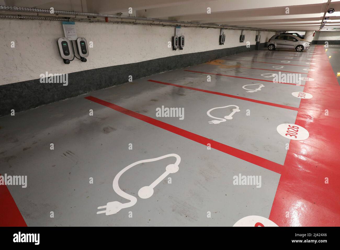 THE BIGGEST ELECTRIC VEHICLE CHARGING STATIONS OPENS IN PARIS Stock ...