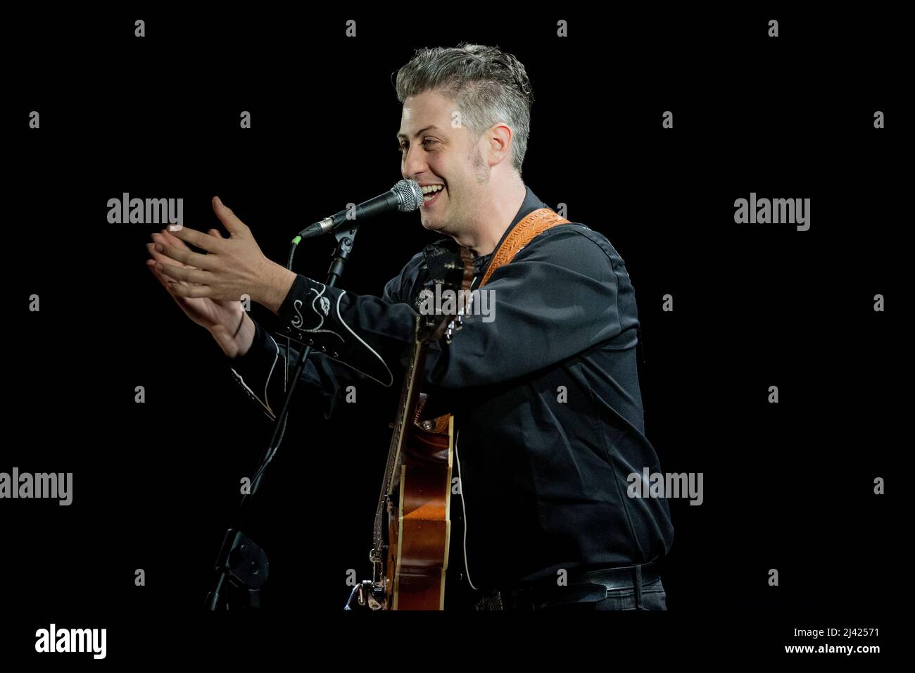 Lovesick Duo live in concert at Spazio Teatro 89, a couple of musician ...