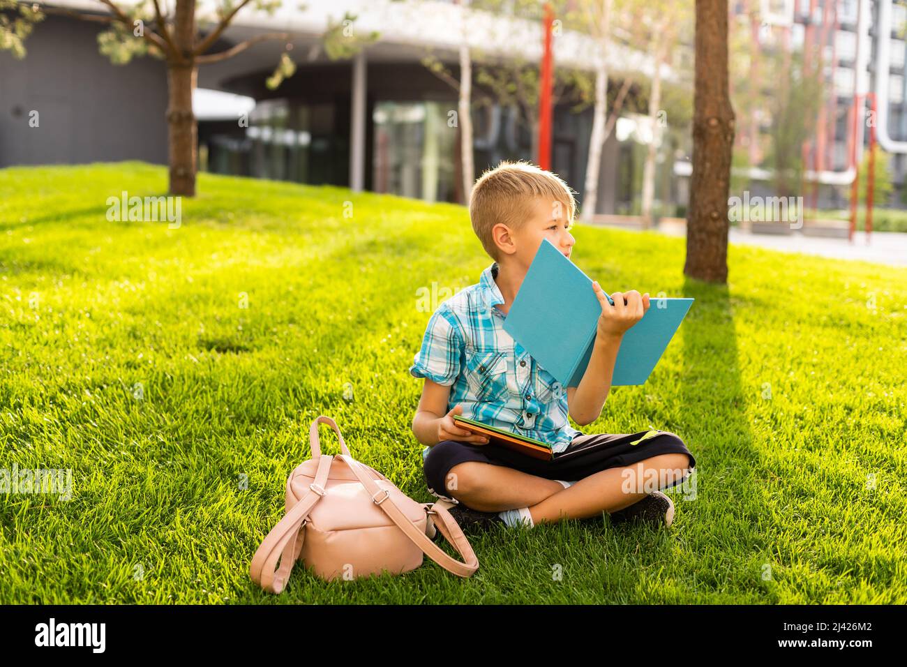 A little boy go to school in semester start day Stock Photo - Alamy