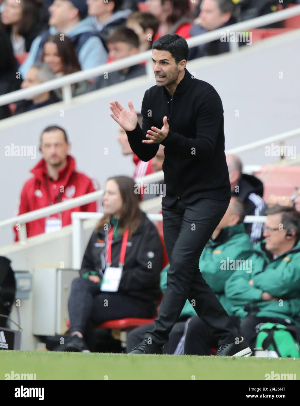 Epl coach hi-res stock photography and images - Alamy