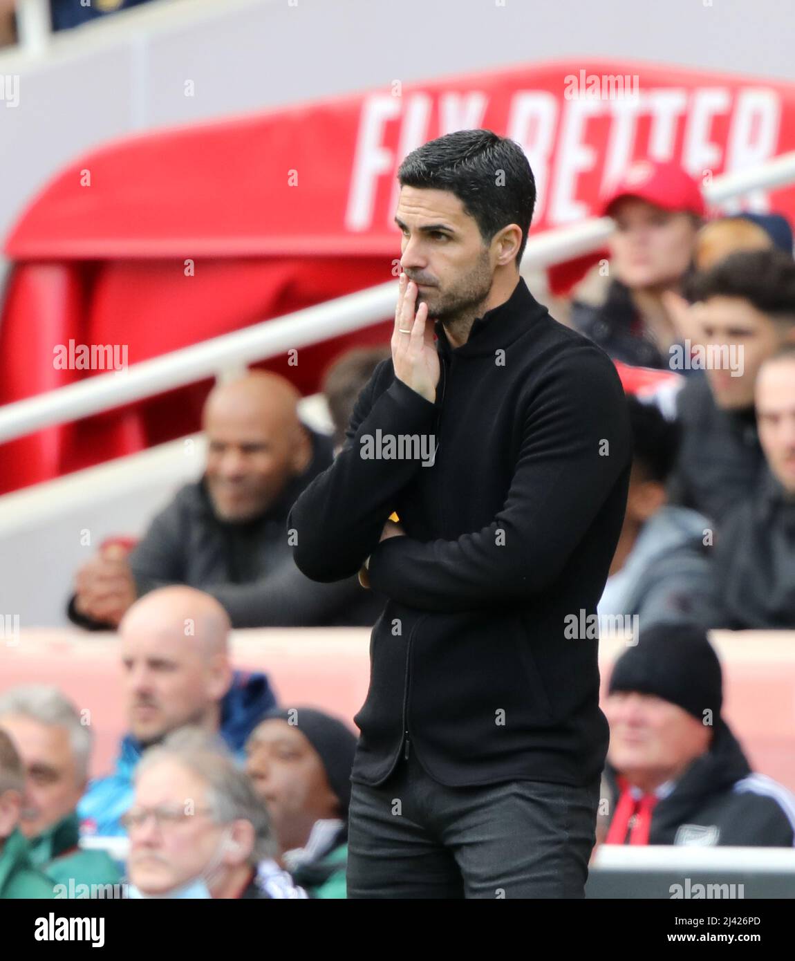 Epl coach hi-res stock photography and images - Alamy