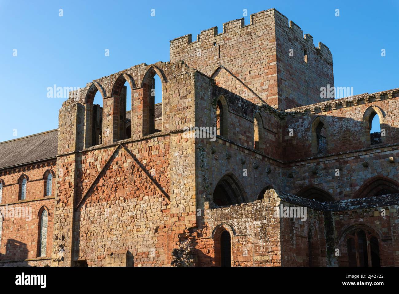 Medieval english gothic architecture hi-res stock photography and ...