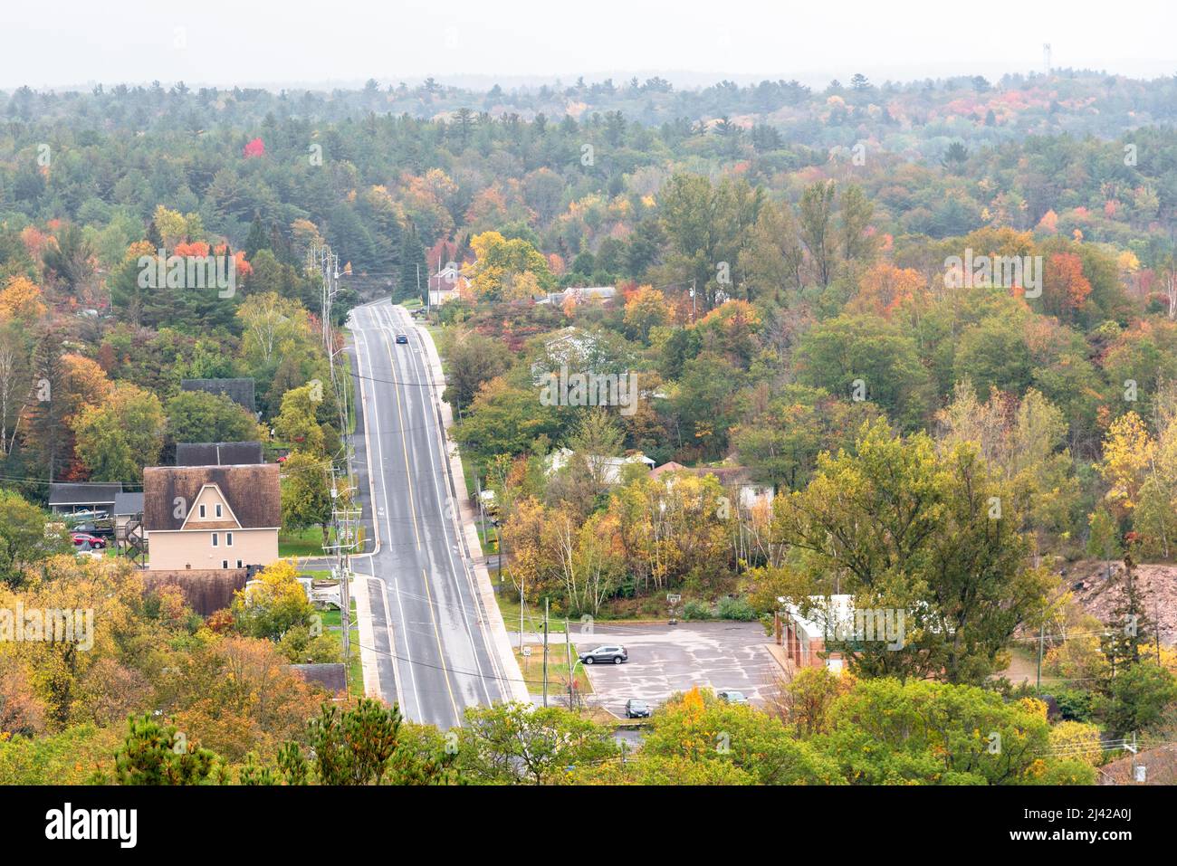 Suburb road hi-res stock photography and images - Alamy