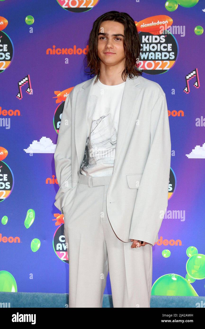 Santa Monica, CA. 9th Apr, 2022. Luca Luhan at arrivals for Nickelodeon ...