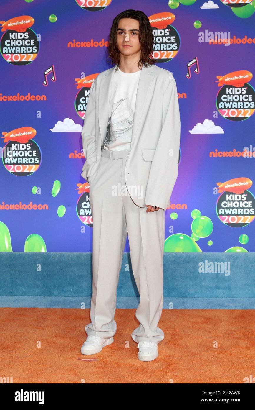 Santa Monica, CA. 9th Apr, 2022. Luca Luhan at arrivals for Nickelodeon ...