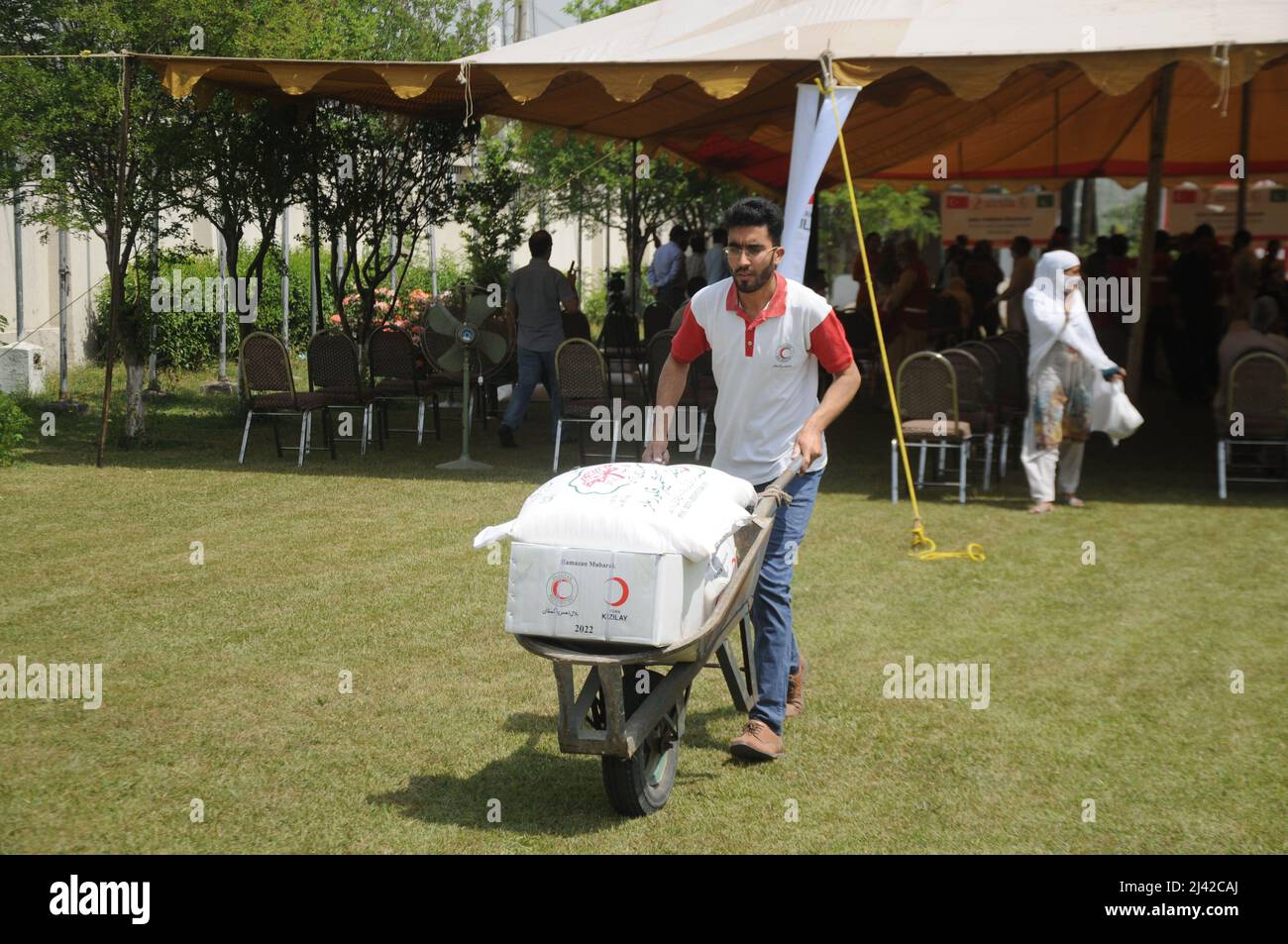 Pakistan red crescent hi-res stock photography and images - Alamy