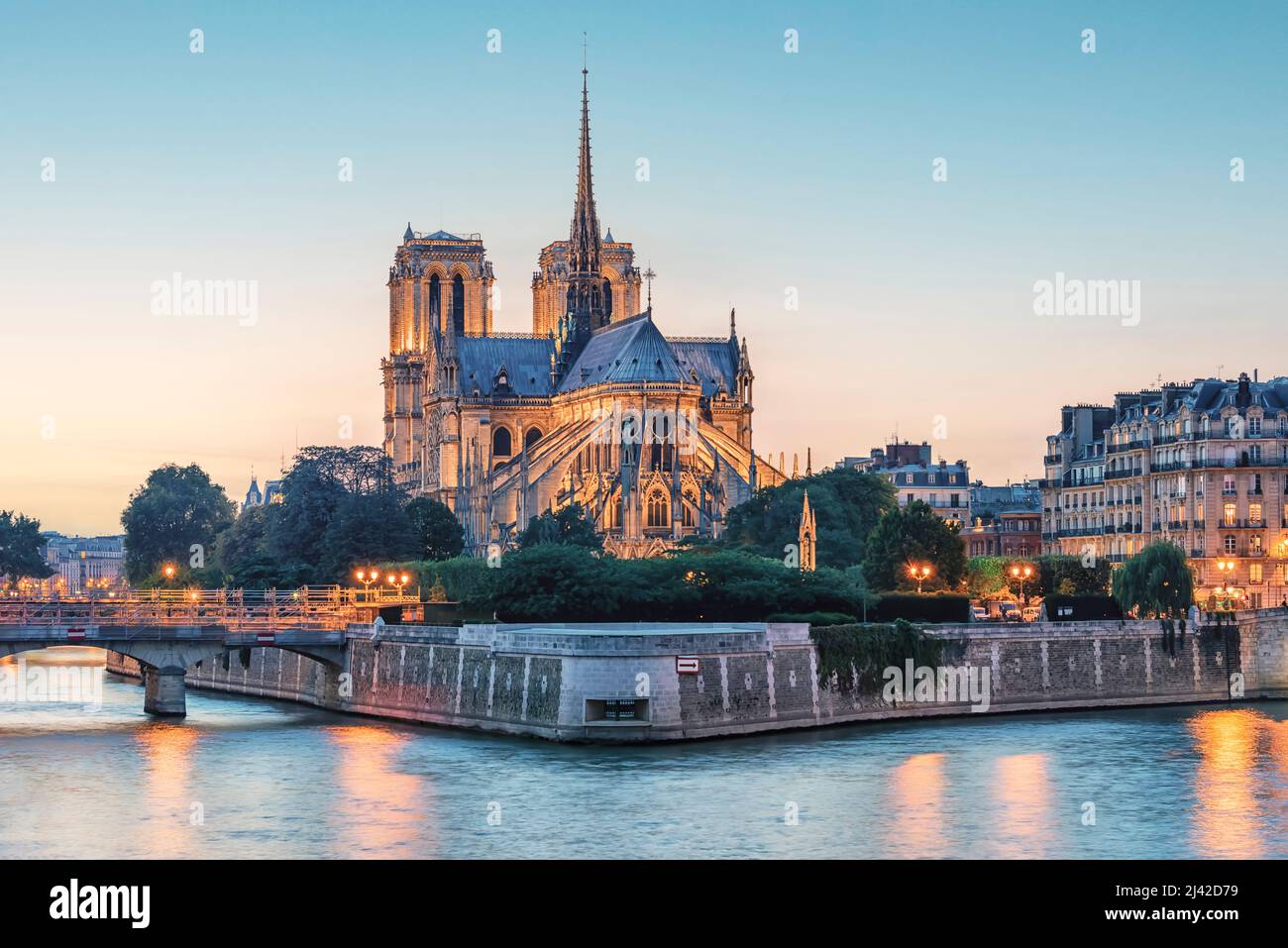 View of notre dame cathedral in paris hi-res stock photography and ...