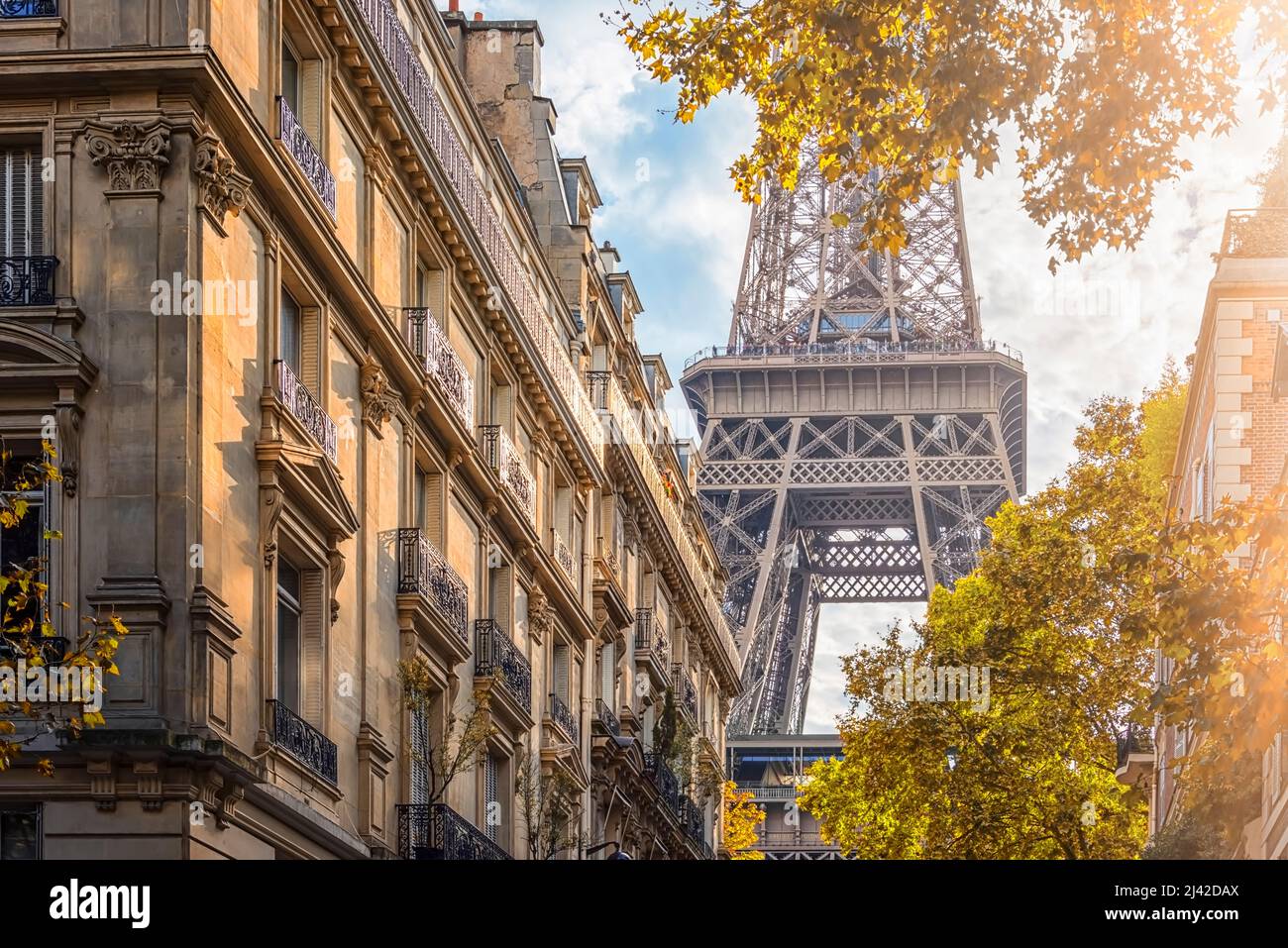 Eiffel tower cityscape hi-res stock photography and images - Alamy