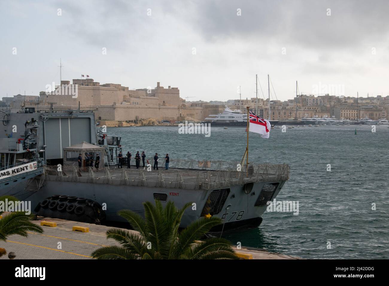 HMS Kent (F78) in the Grand Harbour, Valletta, Malta Stock Photo - Alamy