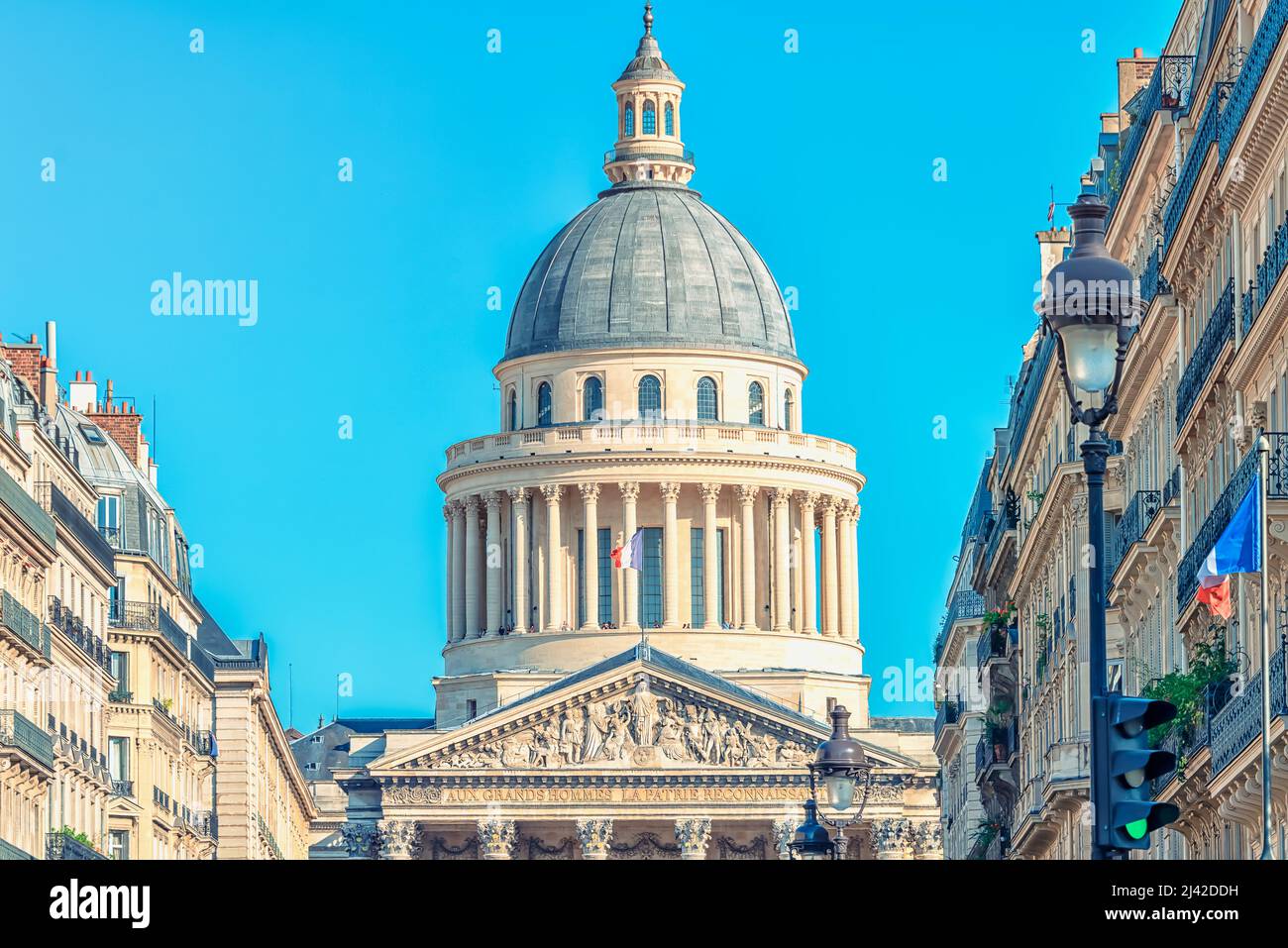 Famous historic parisian monument hi-res stock photography and images ...