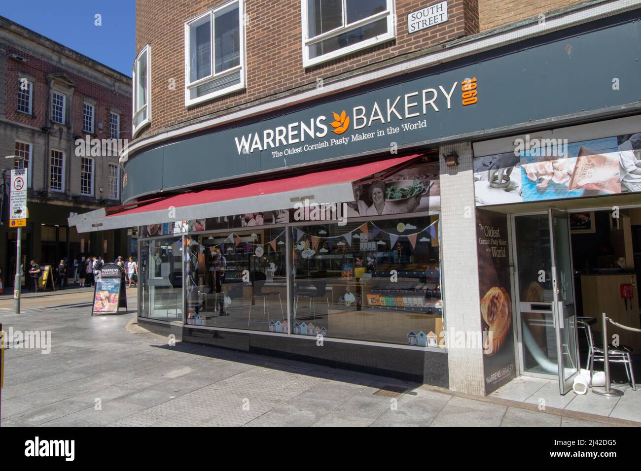 18 high street hi-res stock photography and images - Alamy