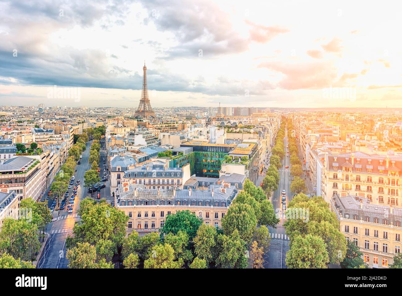 Paris city skyline panoramic hi-res stock photography and images - Alamy