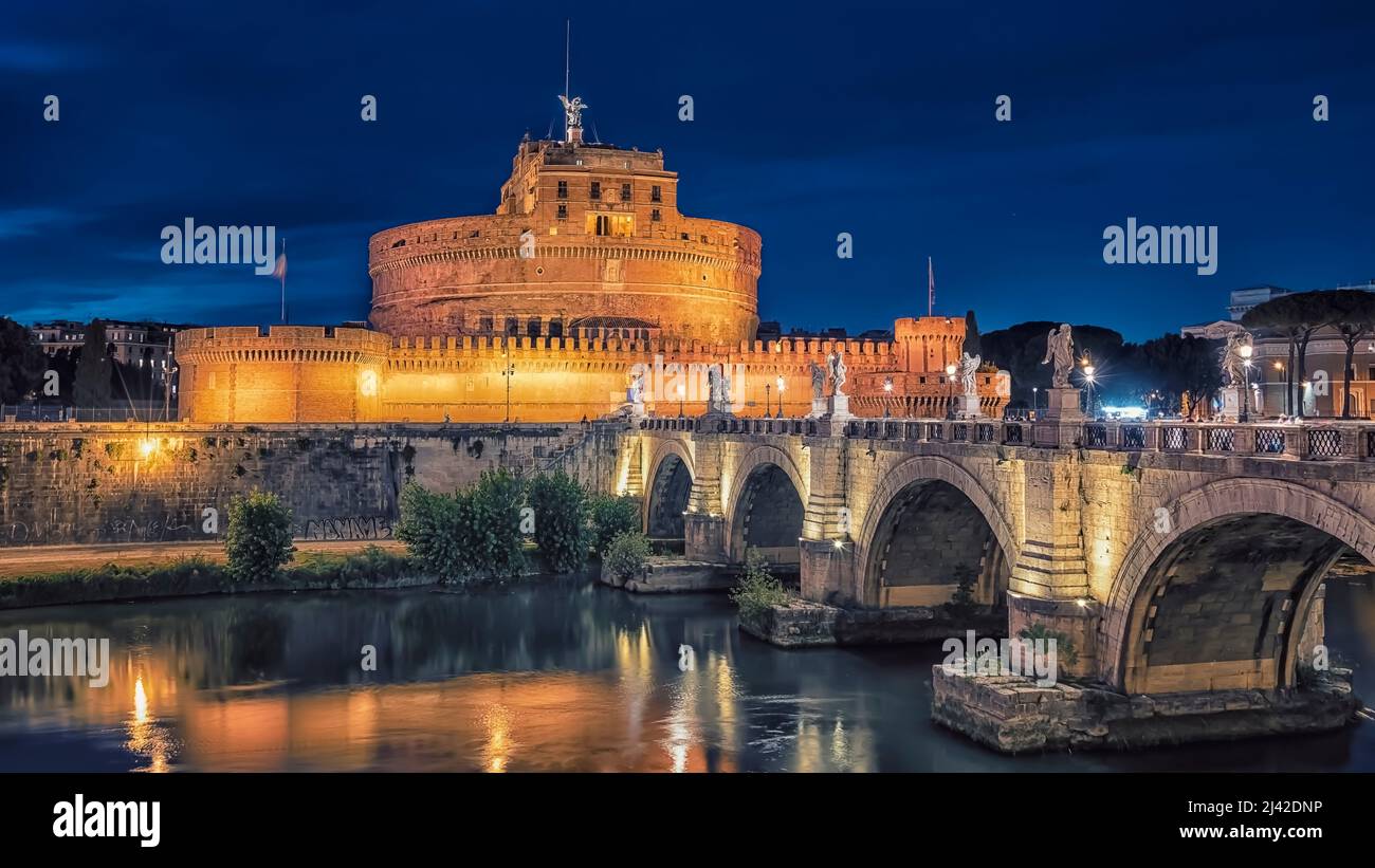 Castle st angelo bridge hi-res stock photography and images - Alamy