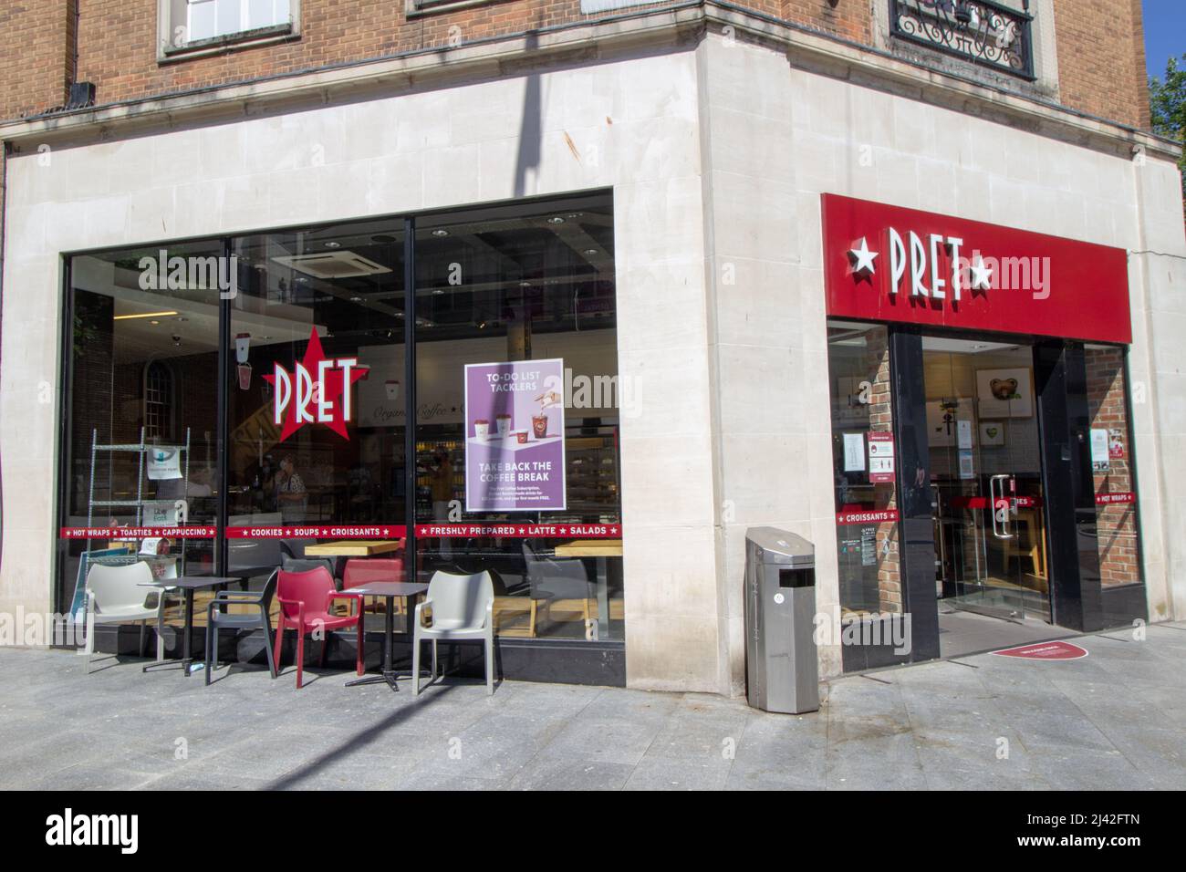 Pret a manger signage hi-res stock photography and images - Alamy