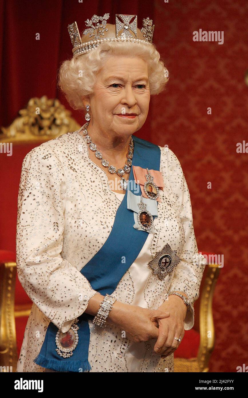 London, UK. Queen Elizabeth new wax figure at Madame Tussauds, London ...