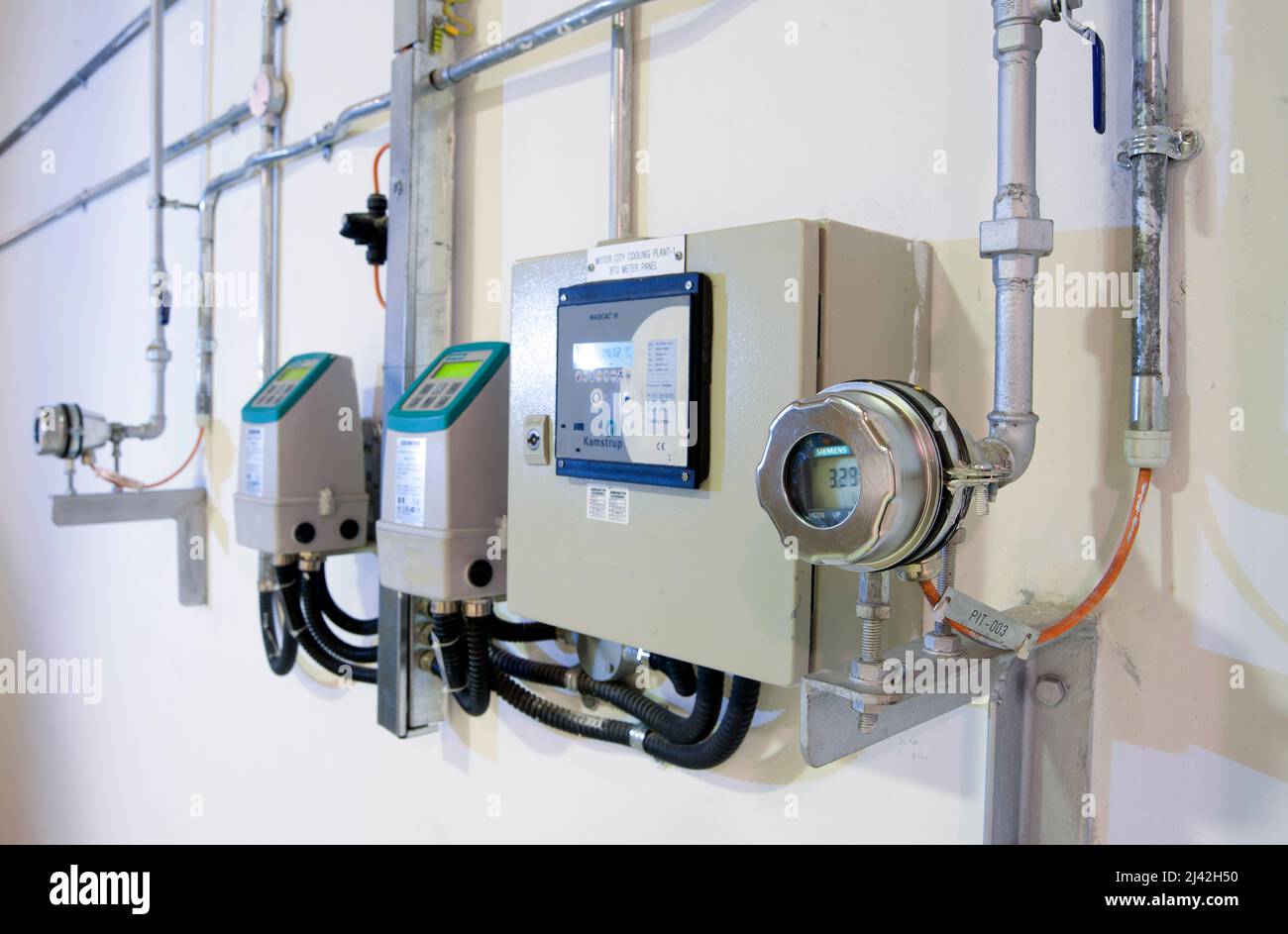 district cooling plant equipment Stock Photo - Alamy