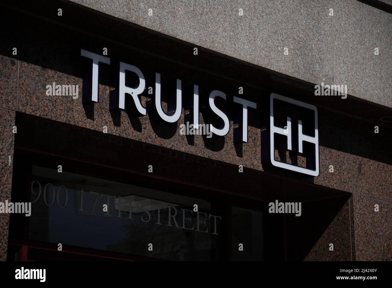 Truist bank logo hi-res stock photography and images - Alamy