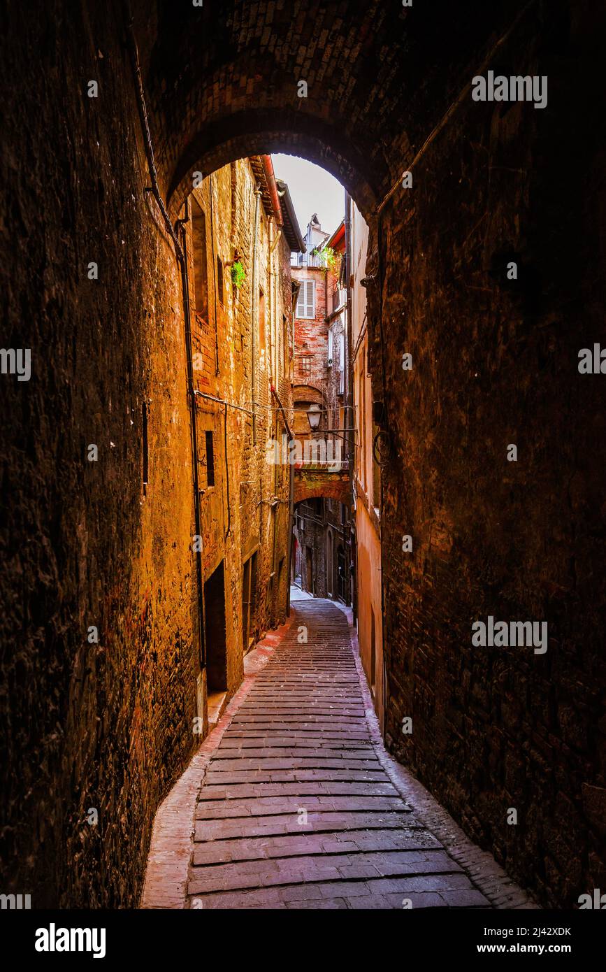 Perugia historical center ancient street Stock Photo - Alamy