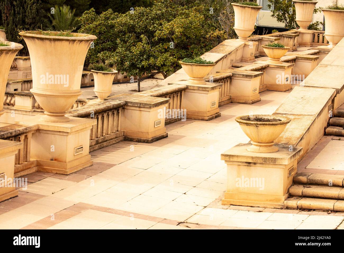 Semi-abstract views of the new-classical style architecture in the L ...