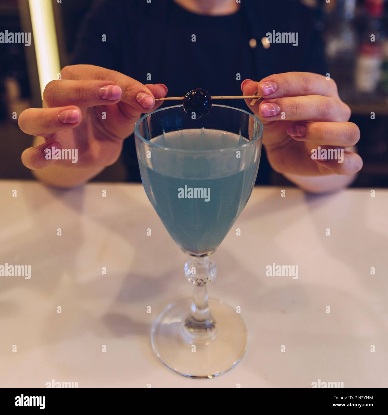 Bartender pouring fresh cold hi-res stock photography and images - Alamy