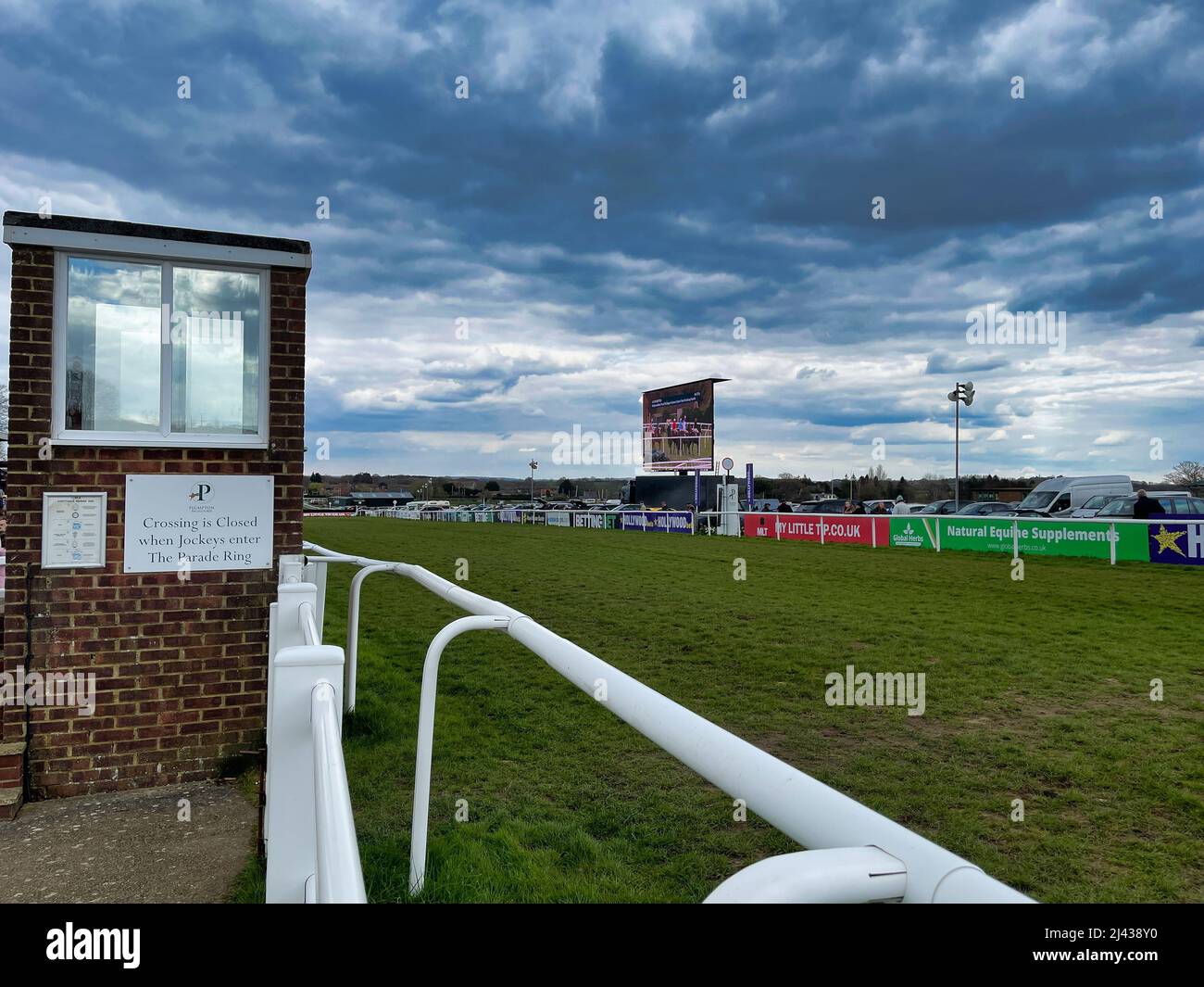 Plumpton racecourse hi-res stock photography and images - Alamy