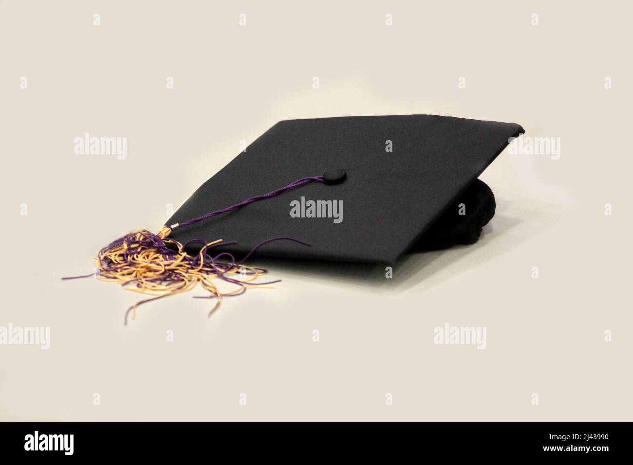 High school graduation hat hi-res stock photography and images - Alamy