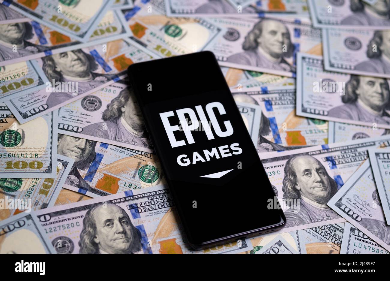 Fortnite logo hi-res stock photography and images - Alamy