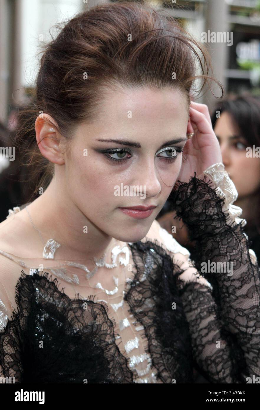 London, UK. Kristen Stewart at the World Premiere of Snow White and the ...