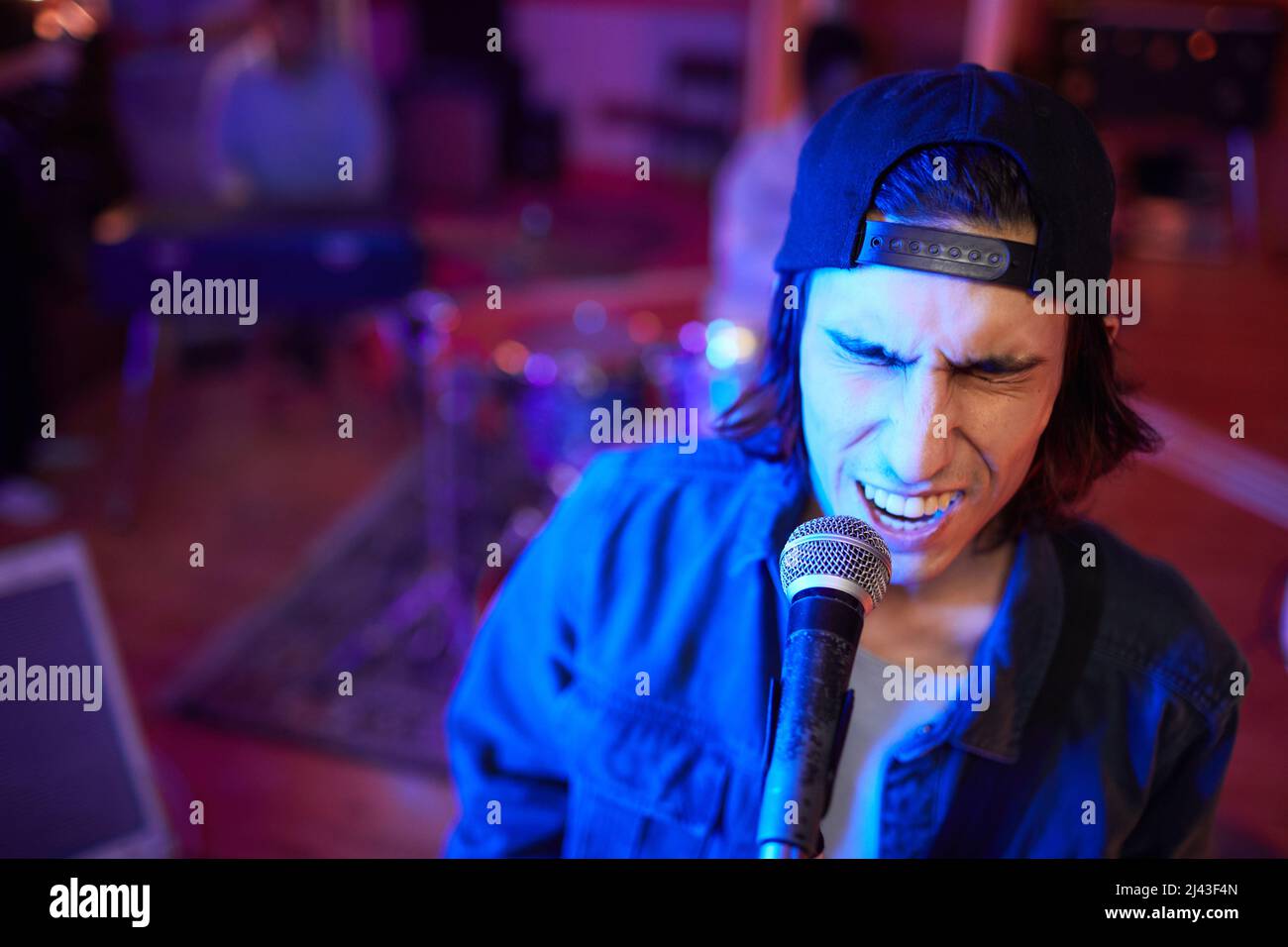 Music voice performer gig hi-res stock photography and images - Alamy