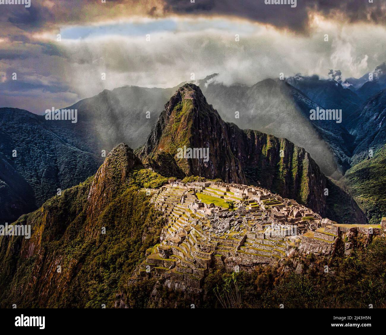 Machu picchu sunrise people hi-res stock photography and images - Alamy