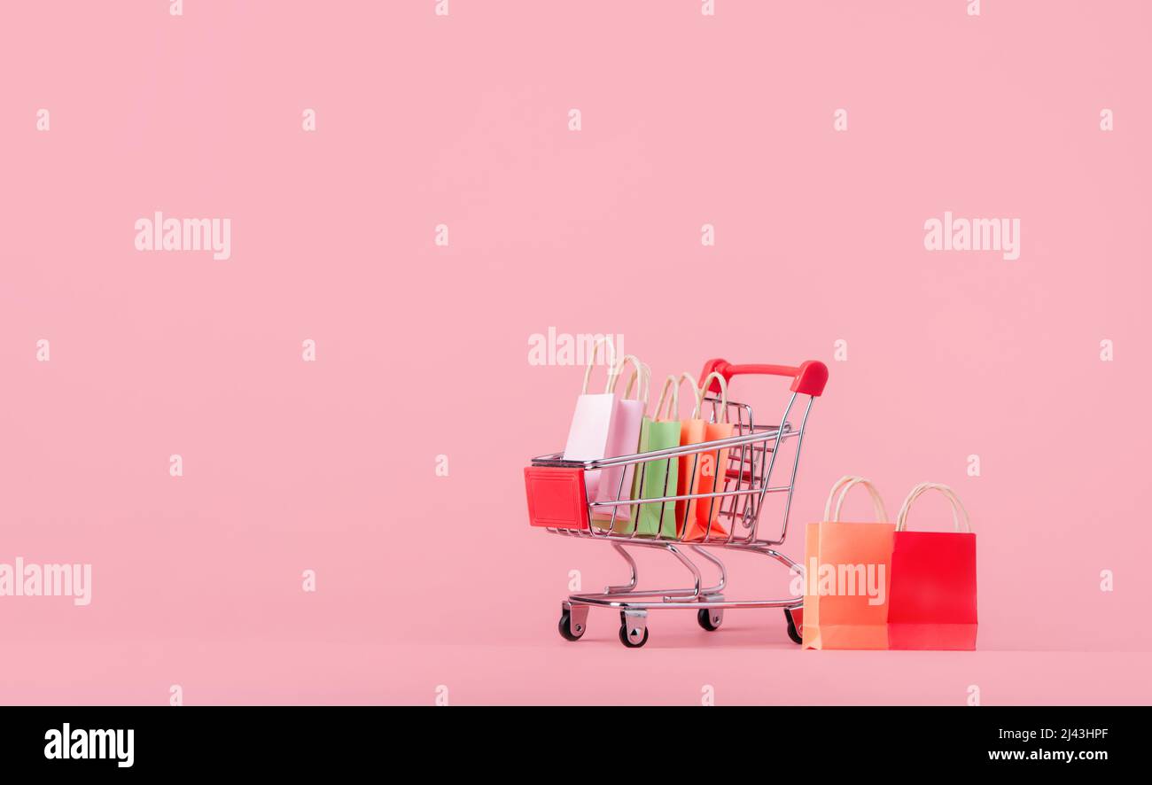 Shopping concept : Cartons or Paper boxes and shopping bag in red ...