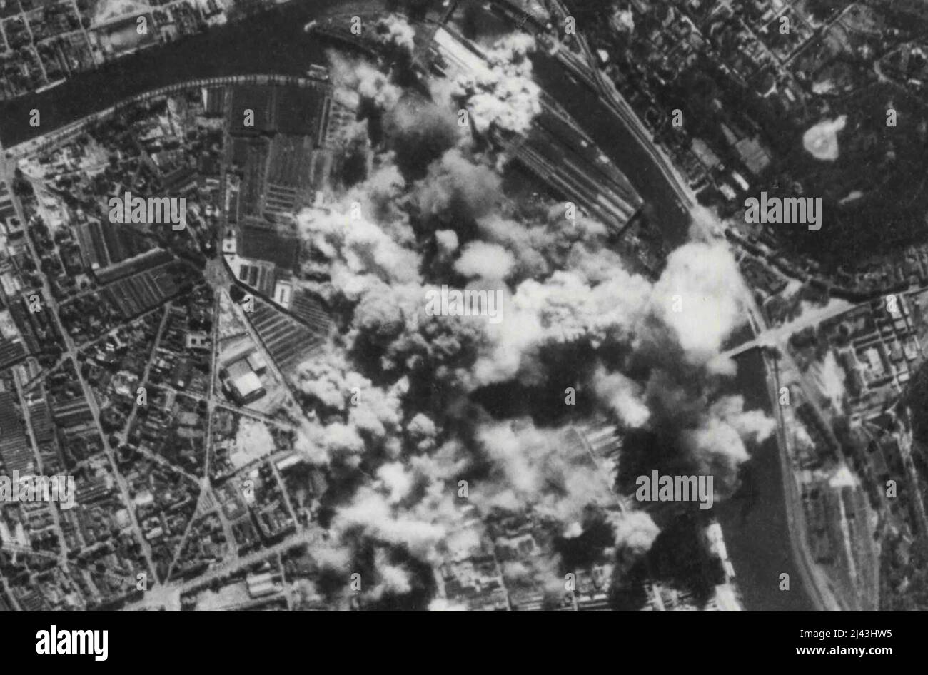 Flying Forts Daylight Attack On Renault Plant. The Renault works ...