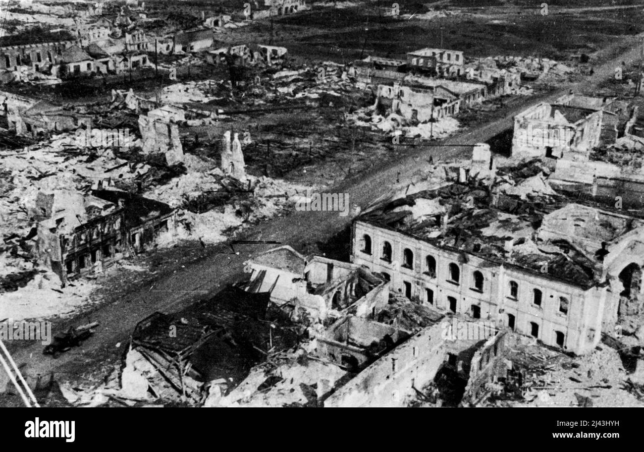 Retreating Germans Wreck Soviet Town -- The town of Karachev ruined by ...