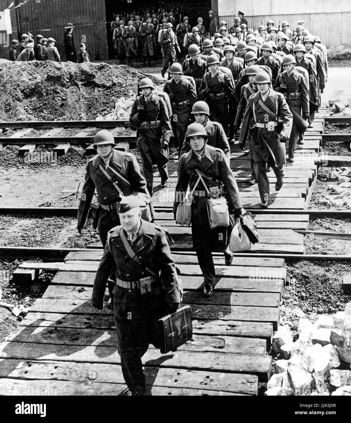 U.S. Marines Land in Ireland - Eager for Action: A contingent of U.S ...